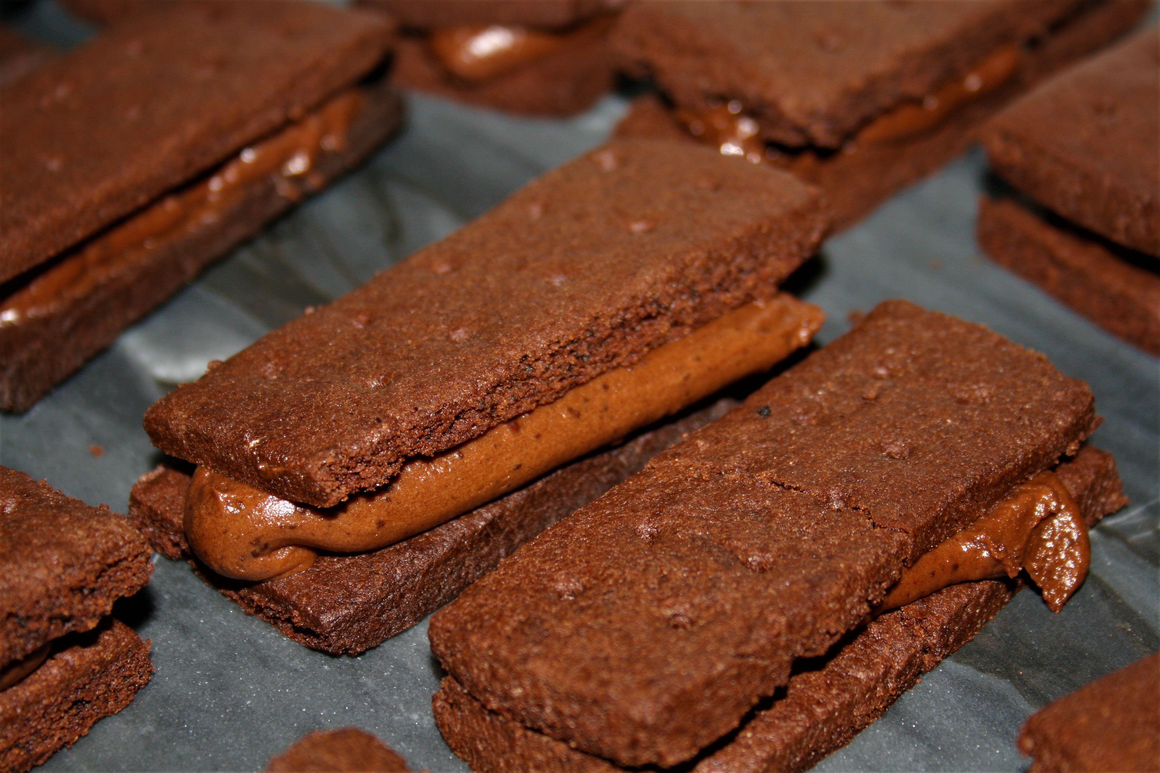 Bourbon biscuits – Full As An Egg
